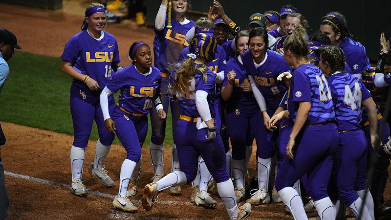 No. 7 LSU defeats Southern Utah 13-1, Oregon State 3-2