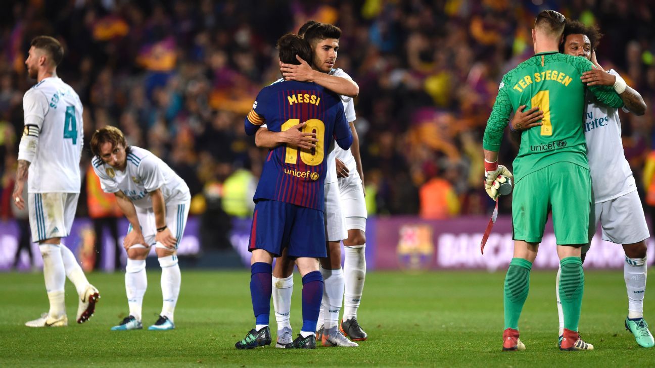 Lionel Messi half-time chat with referee in Barcelona Real Madrid ...