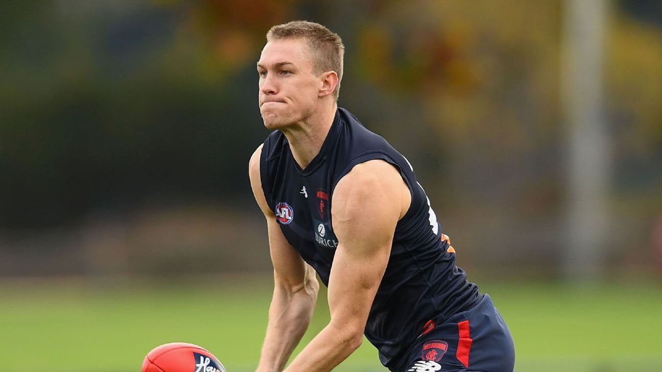 Heroes & Villains, R9: Tall timber shines but Hawks put in a shocker - ESPN