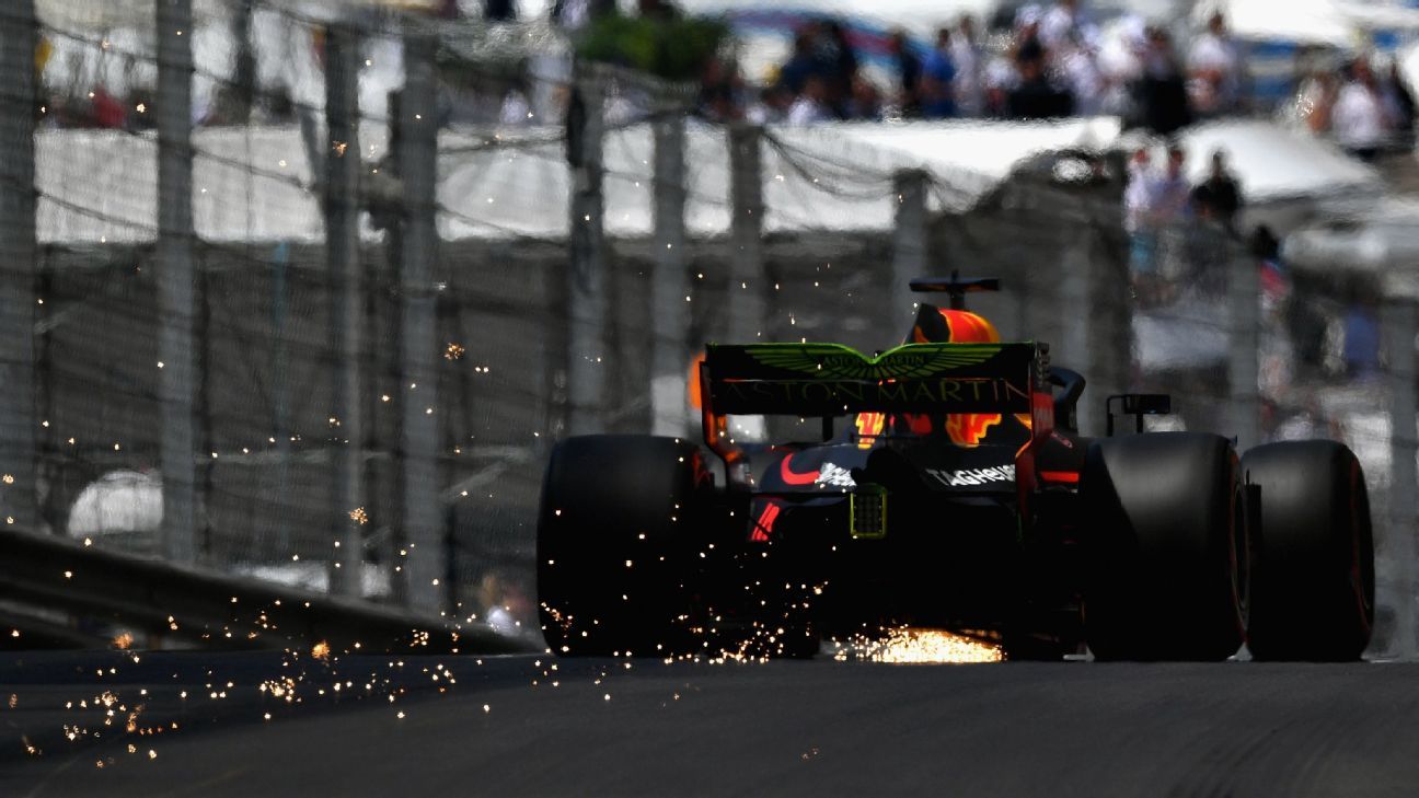 Daniel Ricciardo quickest as Max Verstappen crashes out of final ...