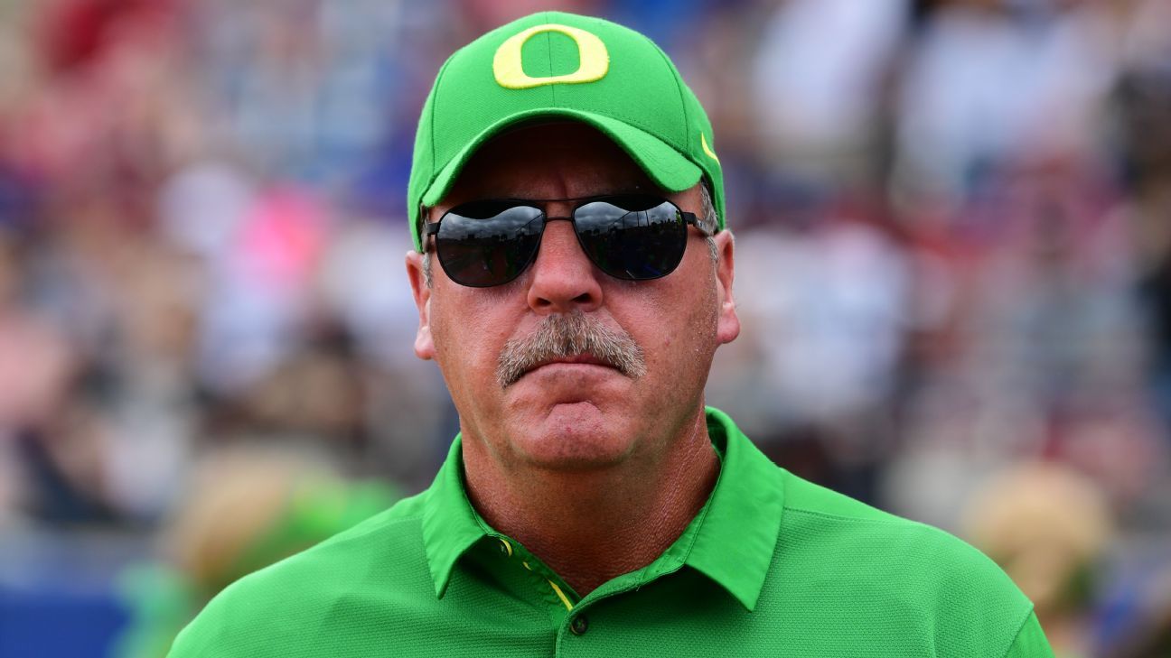 Oregon coach Mike White accepting job at Texas - ESPN