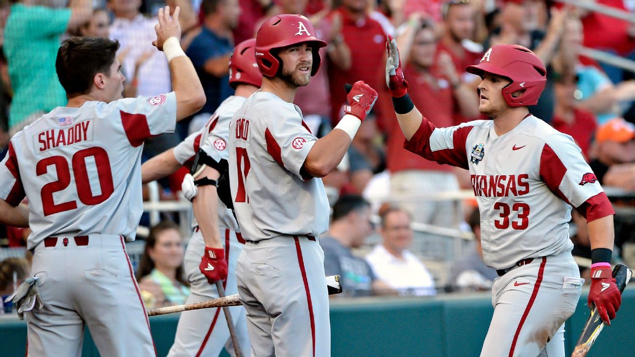 Arkansas grabs the CWS momentum with Game 1 rally - ESPN