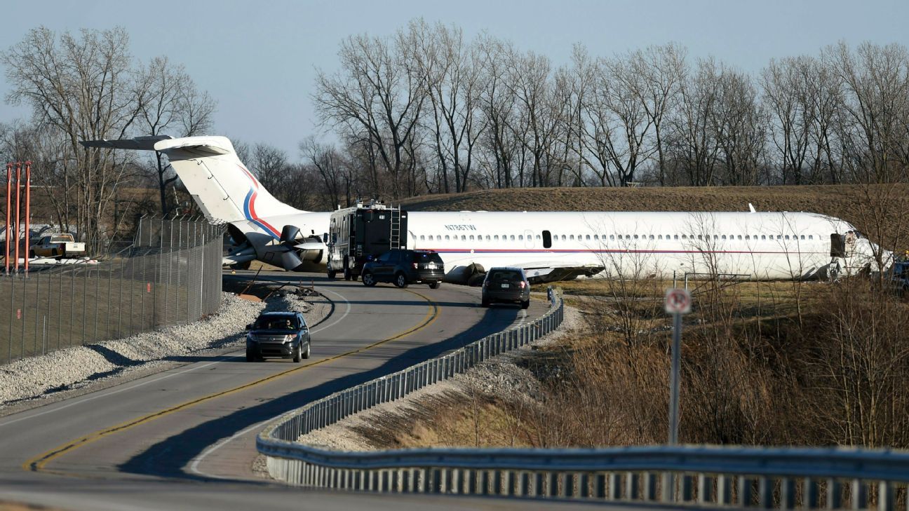 NTSB: Pilot averted disaster in U-M plane mishap - ESPN