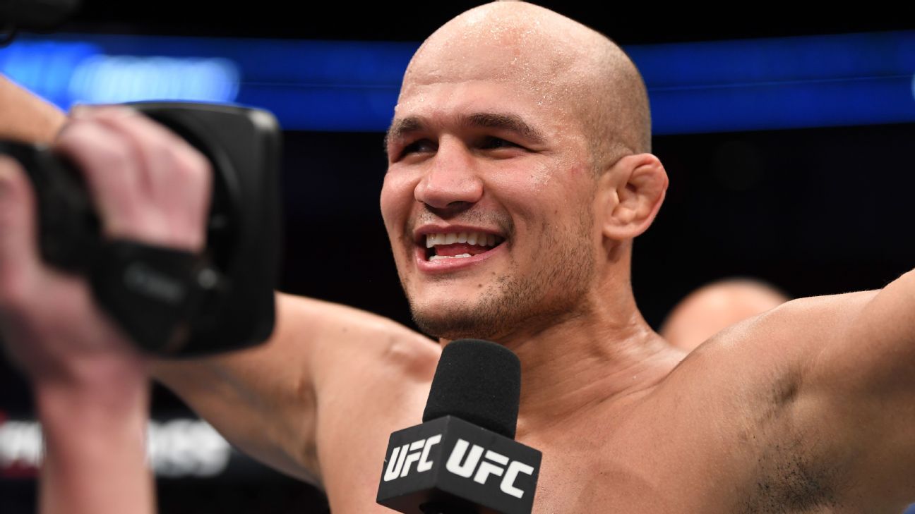 UFC com Cigano x Ngannou? Camaronês posta emoji, fãs vão à loucura e ...