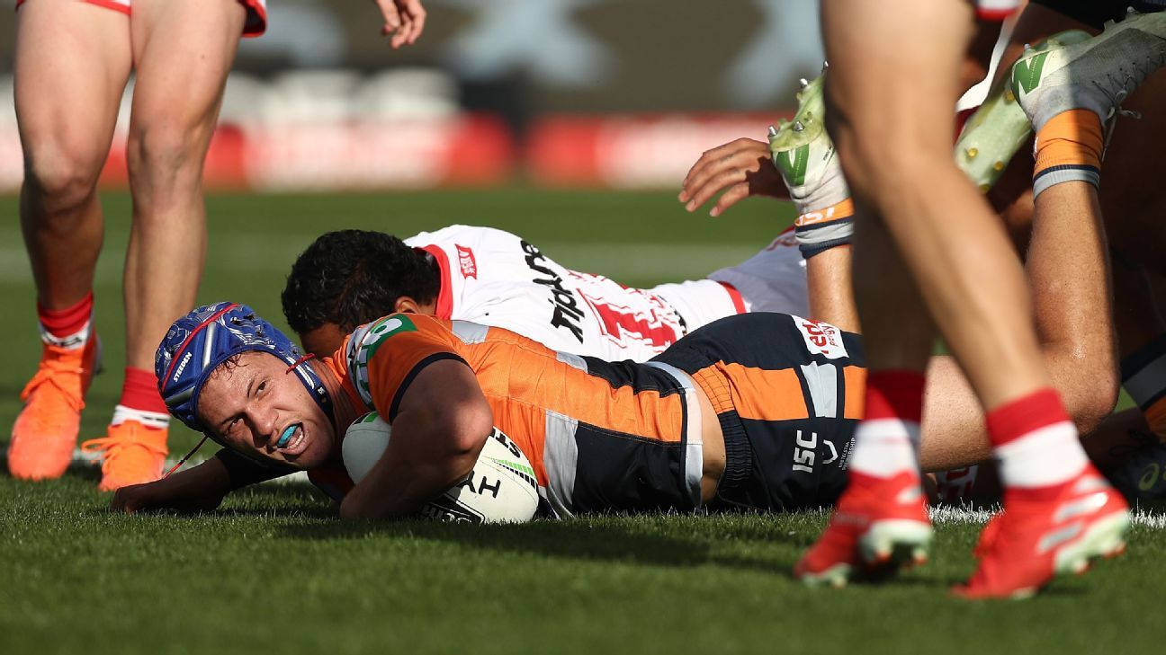 NRL Mitchell Pearce, Kalyn Ponga shine in Newcastle Knights win - ESPN