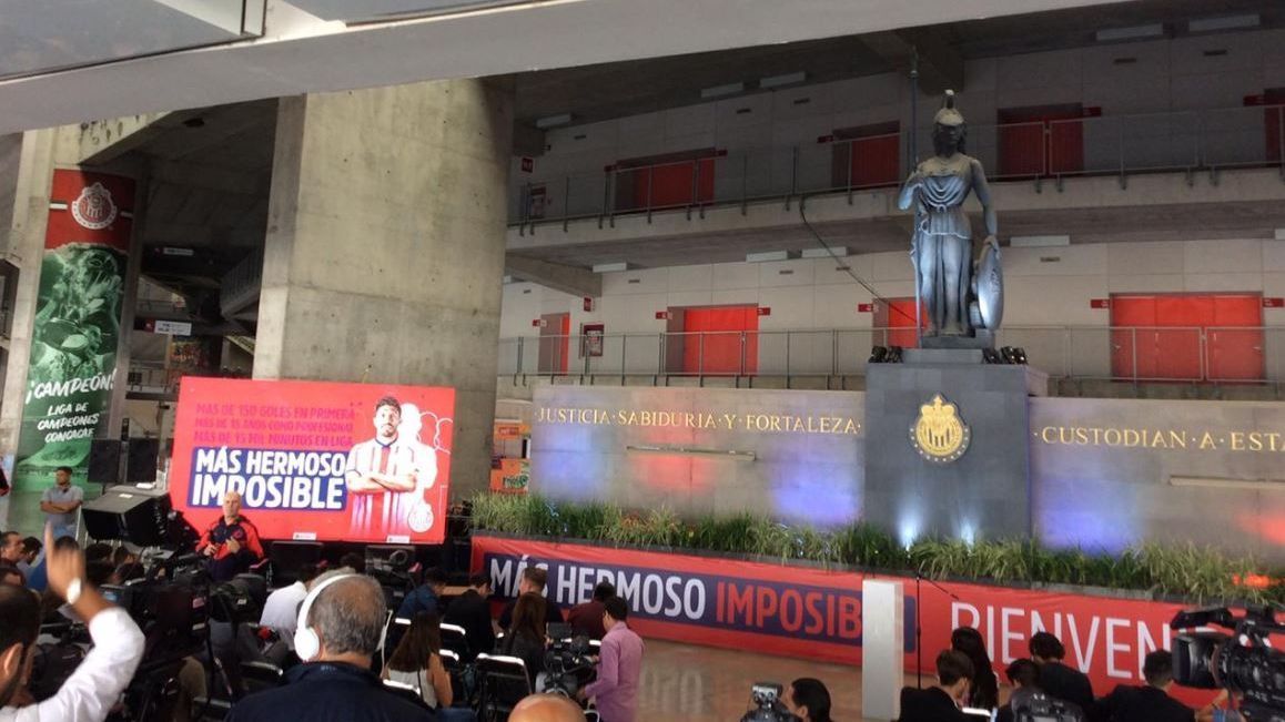 Chivas le 'lleva' la Minerva a Oribe Peralta - ESPN