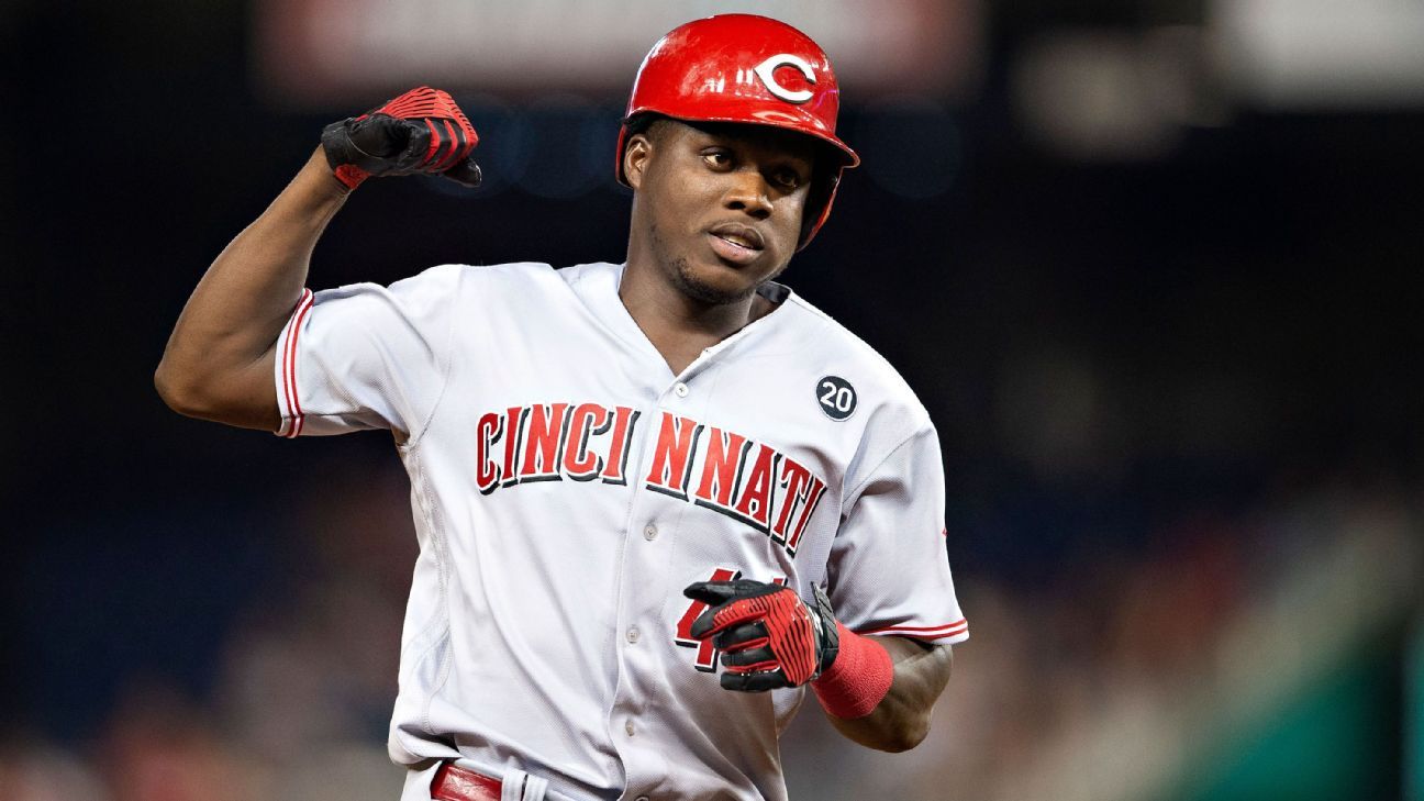 Reds' Aquino belts 14th HR of August for record - ESPN