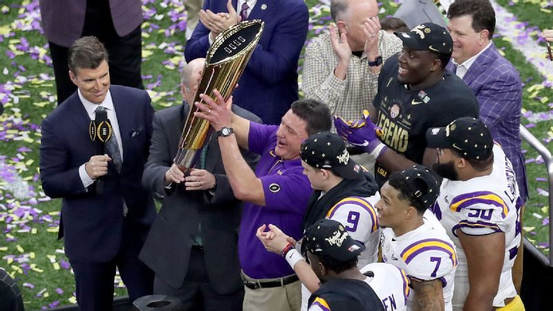LSU blasts Clemson, FBS records to win national title
