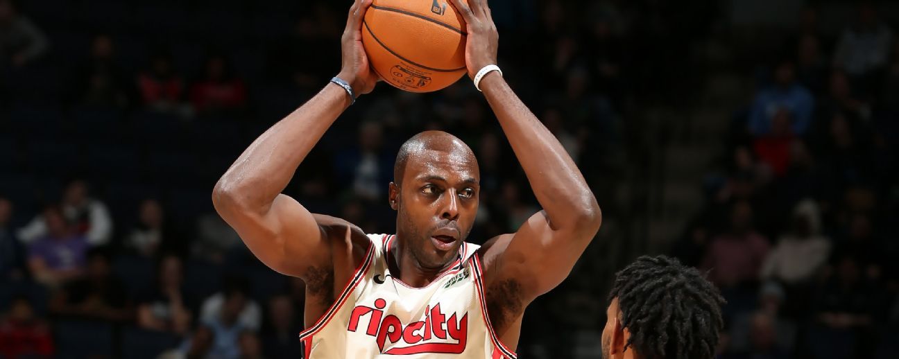 Grizzlies dan contrato de 10 días a Anthony Tolliver. - ESPN
