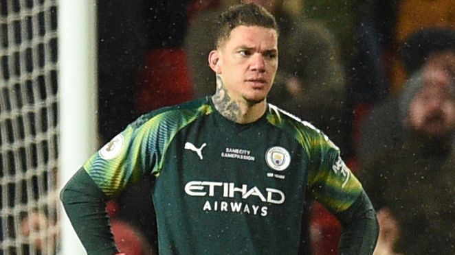 Ederson protagoniza memes tras errores ante Manchester United - ESPN