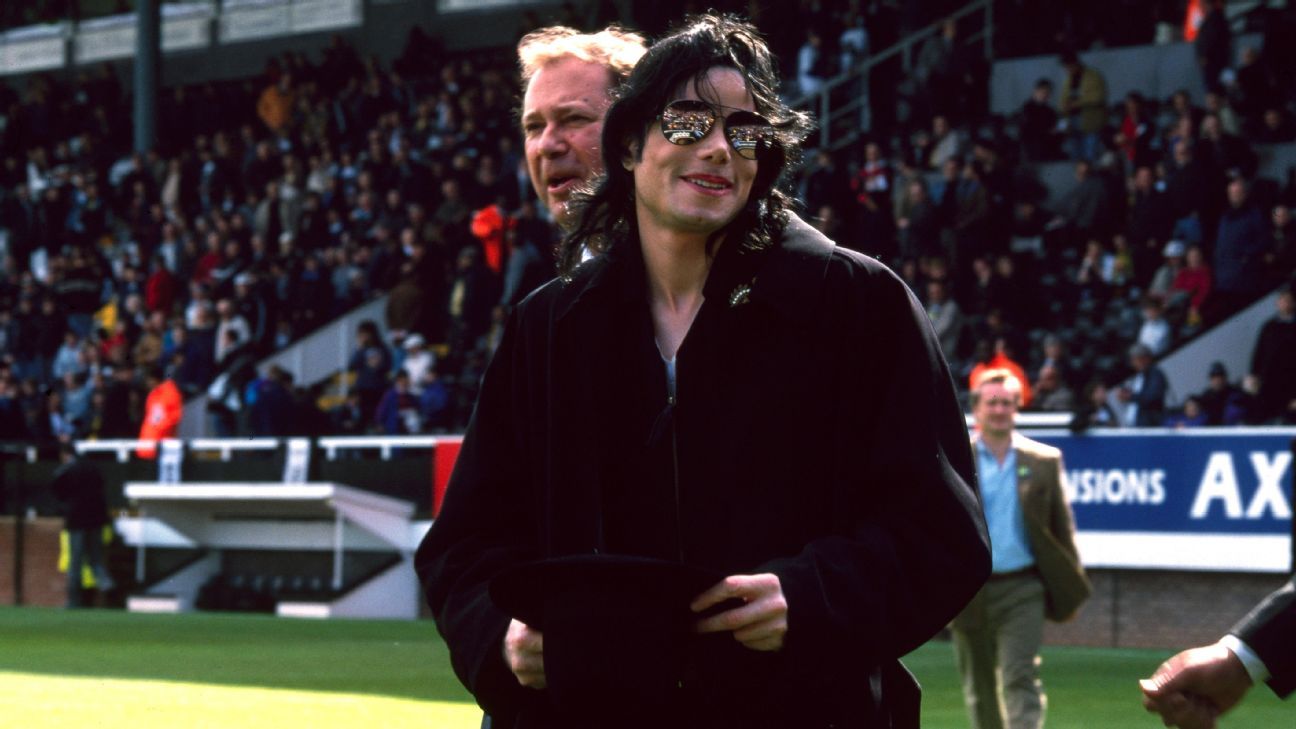 Michael Jackson no futebol inglês o dia em que o Rei do Pop visitou ...