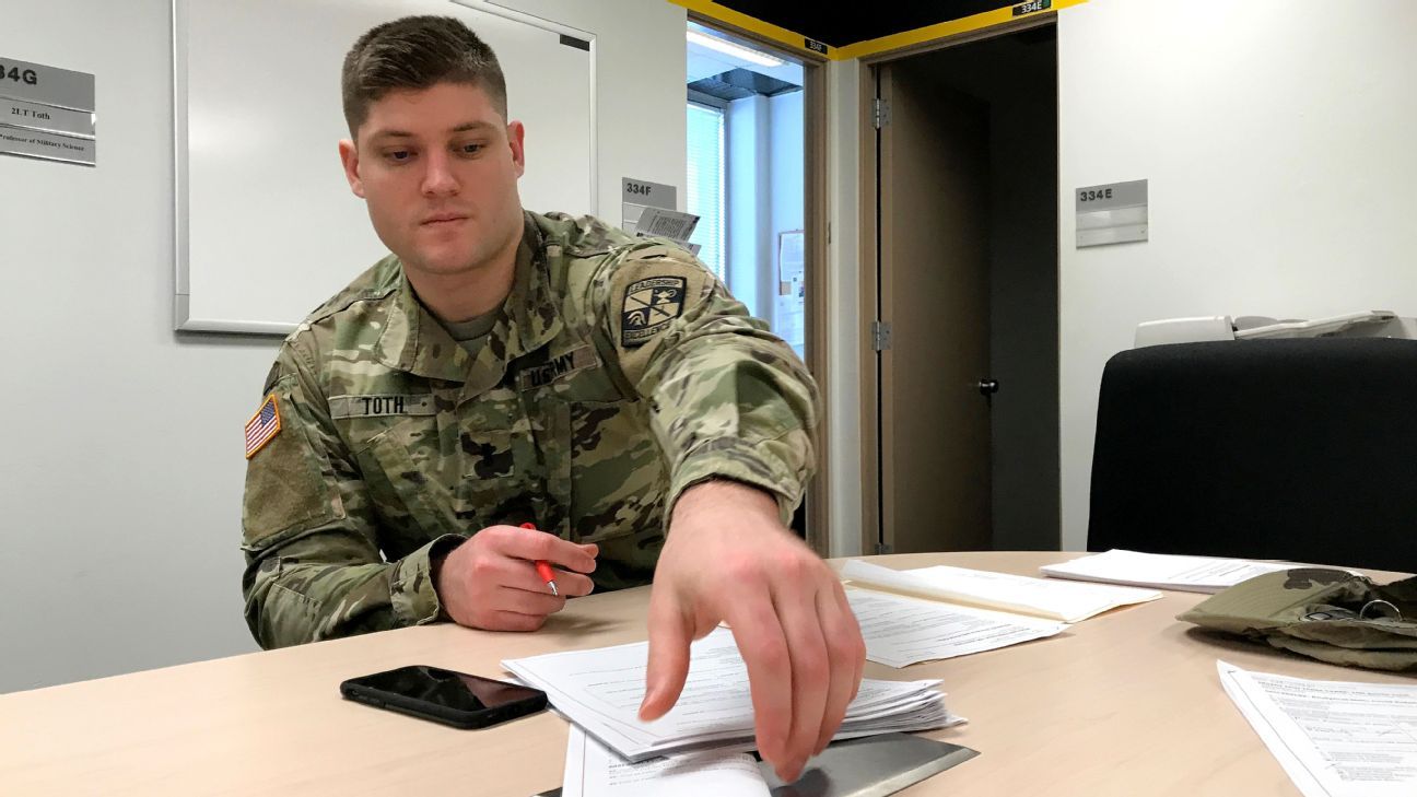 Cardinals' Brett Toth fulfilling Army commitment at Arizona State ROTC ...