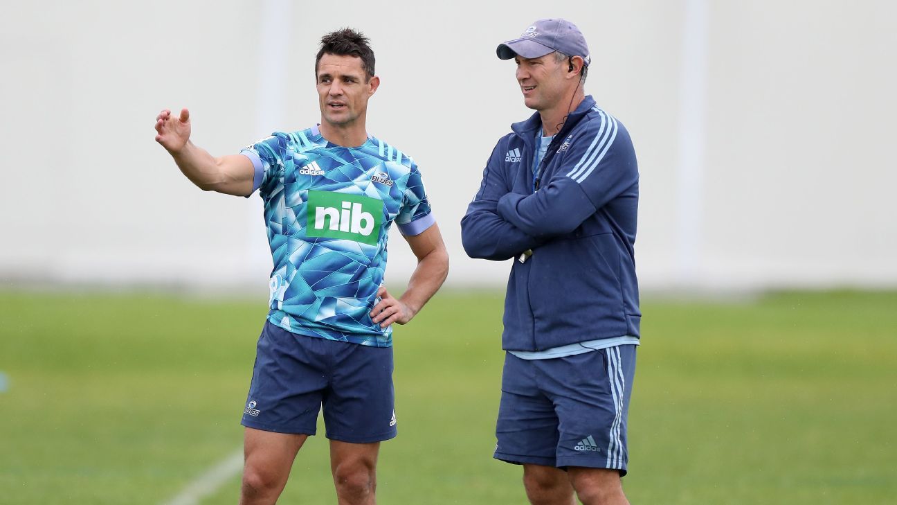 Dan Carter's dad says he'll support Crusaders over Blues - ESPN