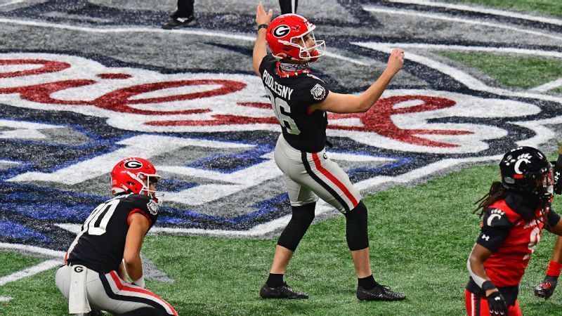 UGA edges UC on late field goal in Peach Bowl thriller