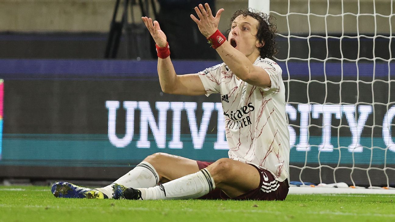 David Luiz, de la lesión a Raúl Jiménez, a ser expulsado vs Wolves - ESPN