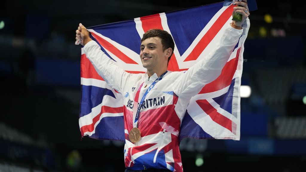 Tom Daley consiguió bronce en plataforma individual y 'tejió' cuarta ...