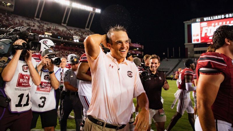 Gamecocks shine during blowout in Beamer's debut