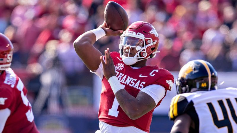 Arkansas unleashes its offense against Pine Bluff