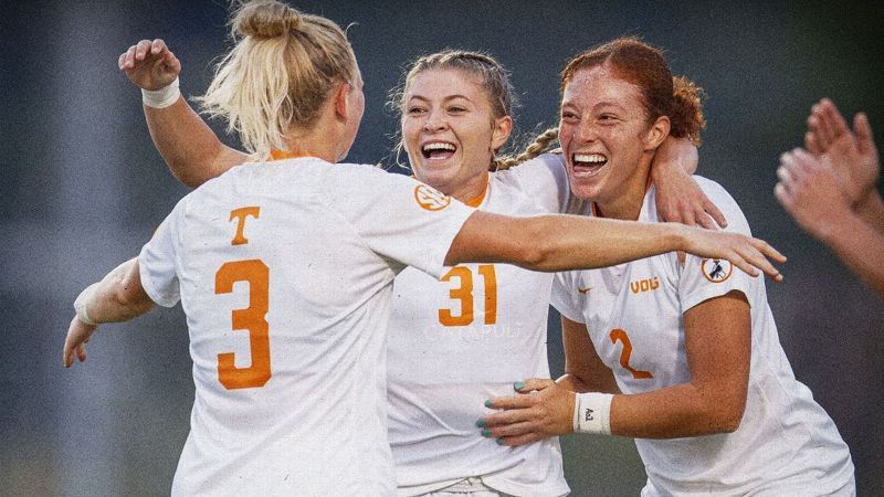 George's late goal seals Vols' victory over Gators