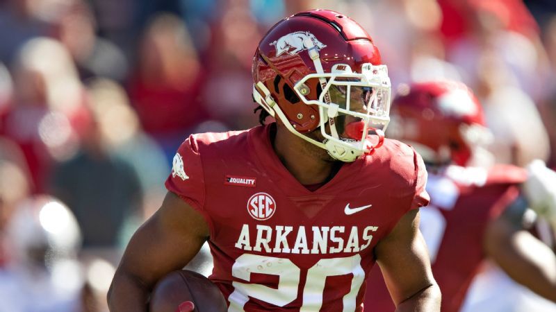 Johnson's last-second TD seals wild victory for Hogs