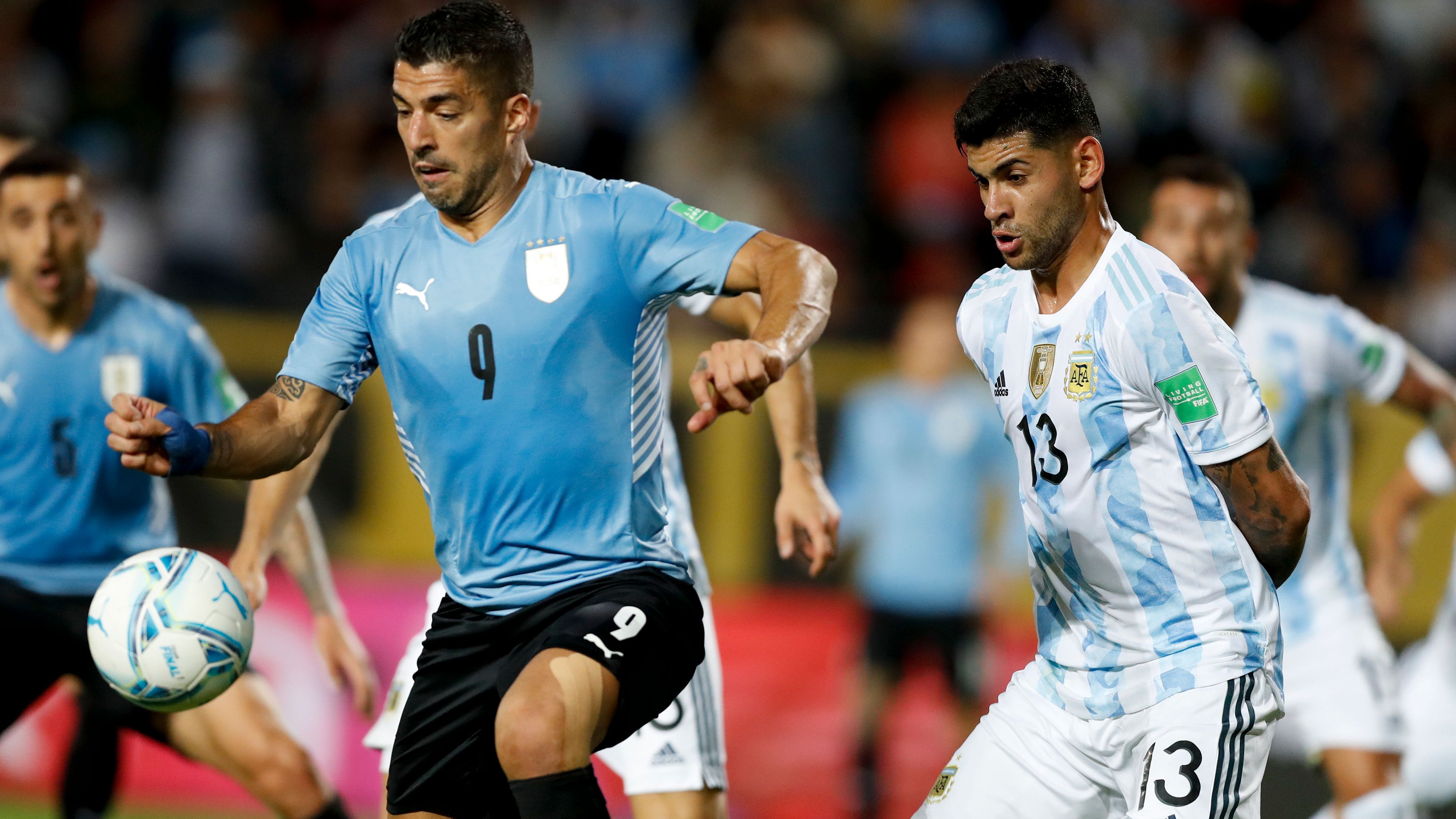 How was Luis Suarez's performance while playing against Argentina?