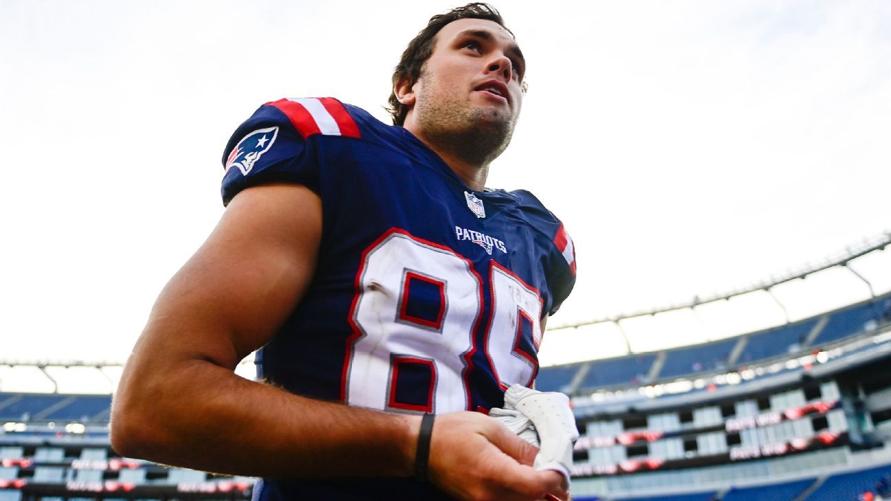 The faith, family and 'football genius' driving Patriots touchdown ...