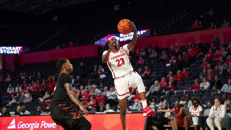 No. 13 Georgia earns ninth-straight win over Gators