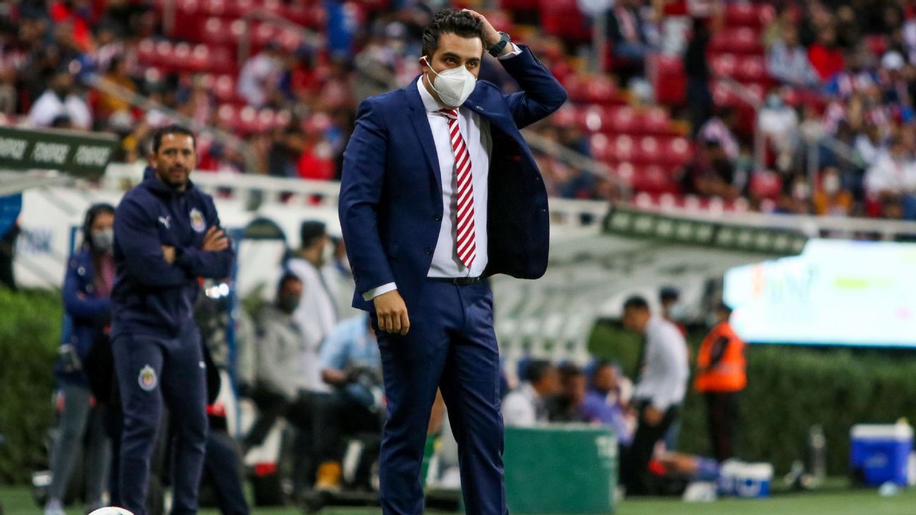 En su vida pateó una pelota y ahora es entrenador del equipo más ...