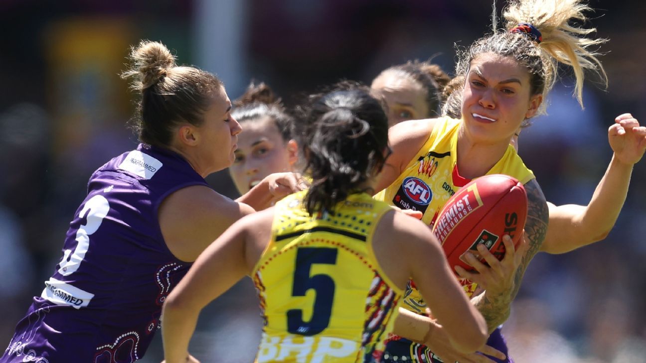 AFLW Anne Hatchard stars as Crows top Dockers in top-of-the-table clash ...