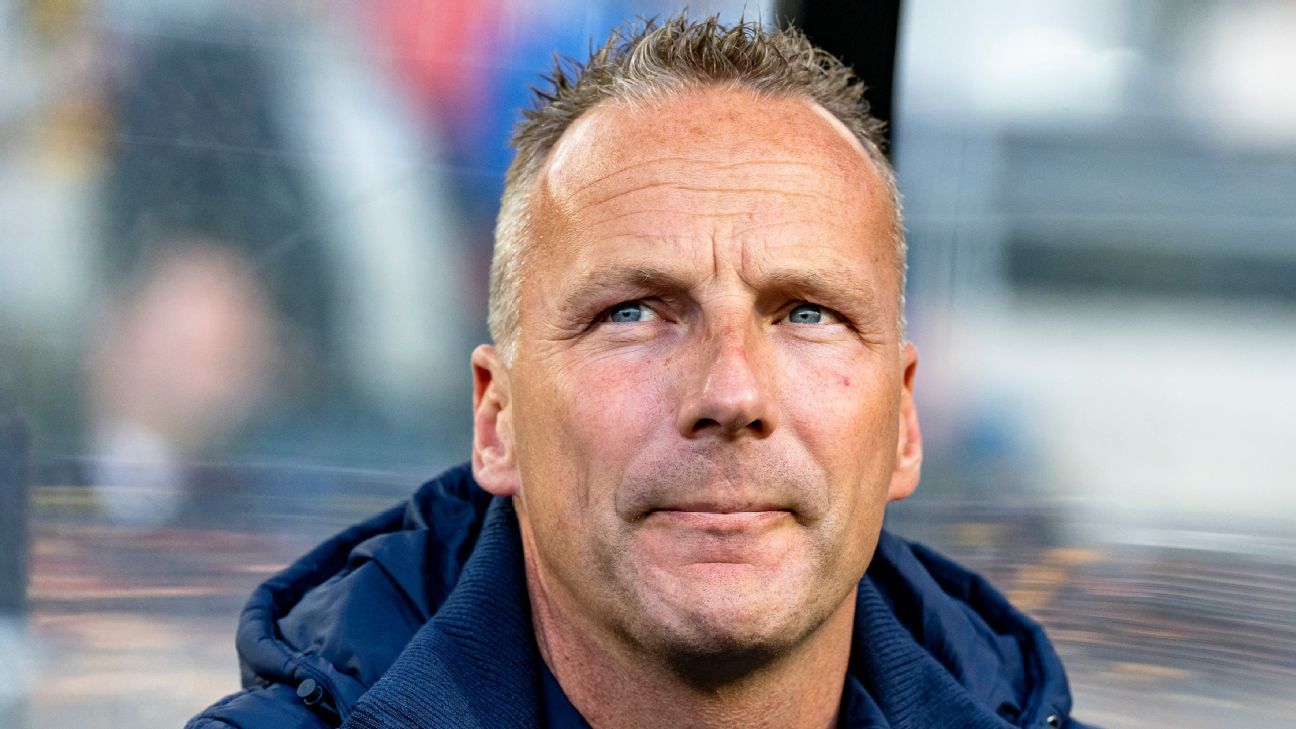 NAC-trainer Edwin de Graaf schoon verklaard - ESPN