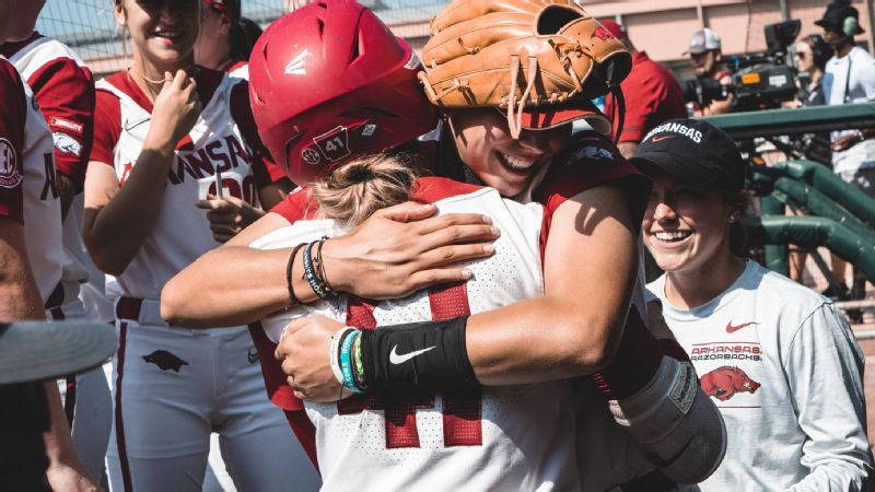 Arkansas achieves new single season home run record