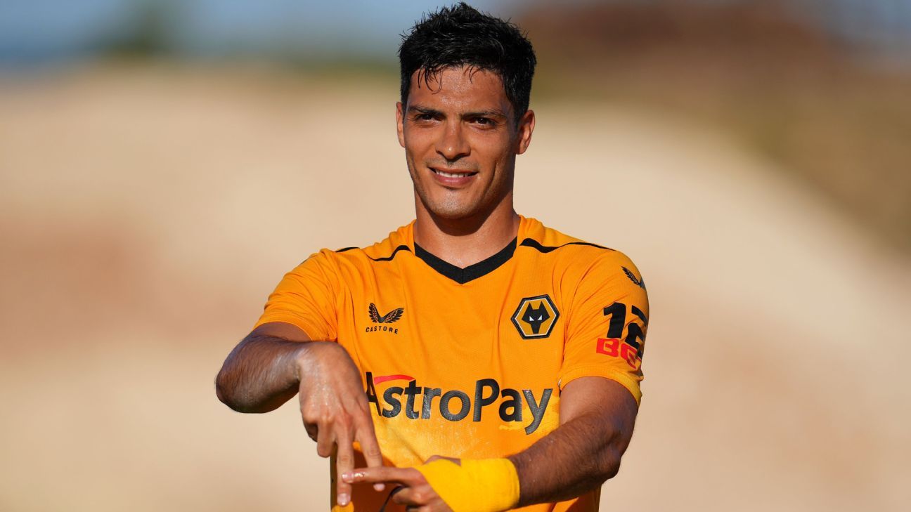 Wolves' Raul Jimenez to miss Mexico friendlies due to groin injury - ESPN