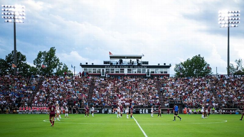 Gamecocks hold top-ranked FSU to a tie in season opener