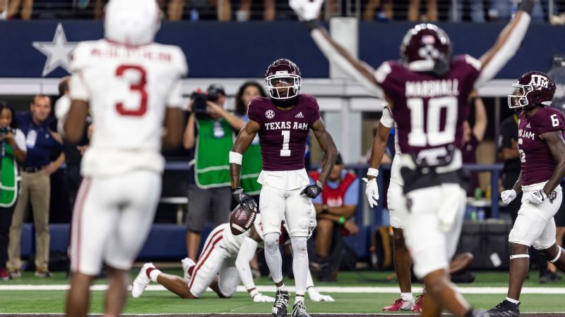 Aggies stand strong to shut down Hogs' comeback attempt