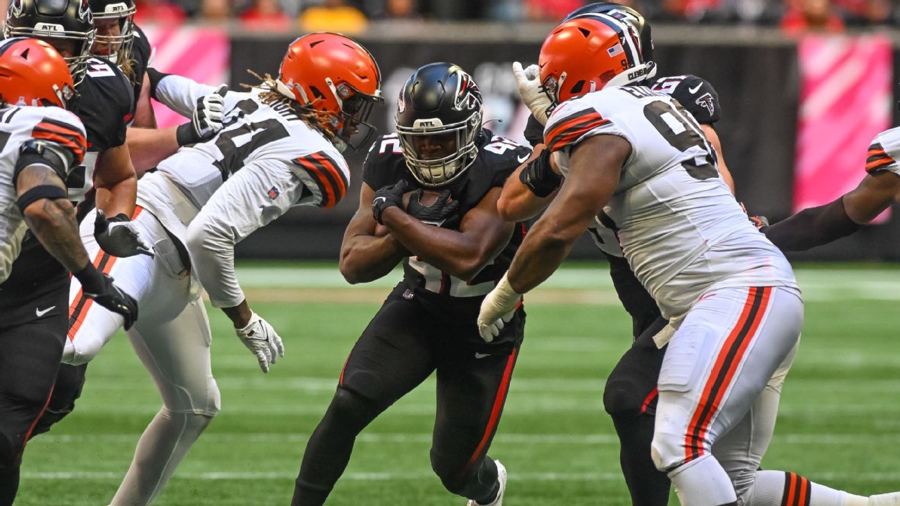 Falcons outgain vaunted Browns rushing attack en route to win - ESPN ...