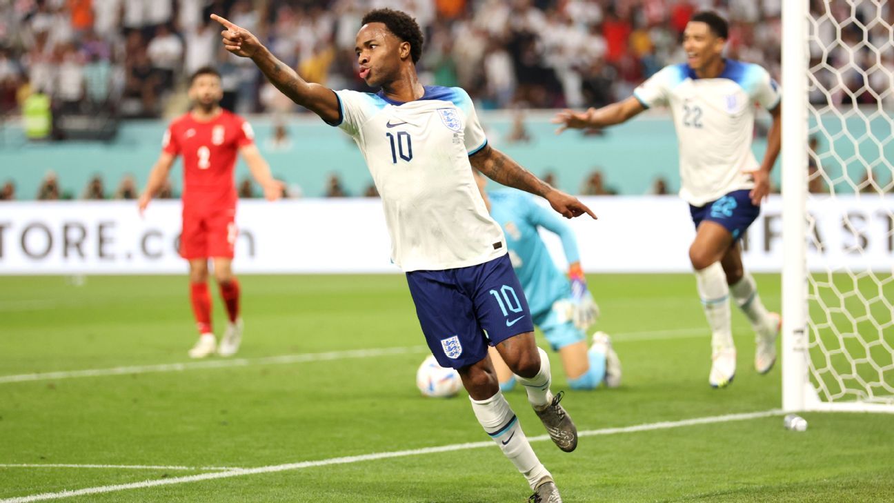 Sterling tem casa invadida e retorna para a Inglaterra antes de ...