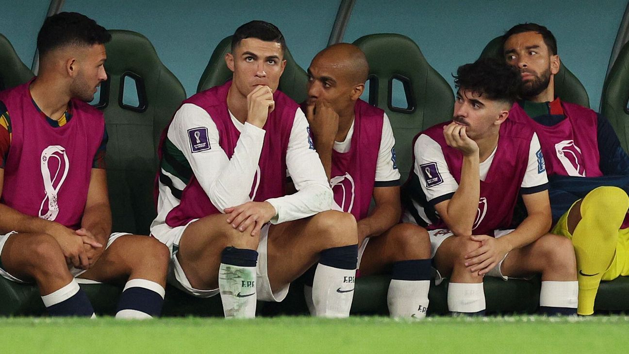 Cristiano Ronaldo va al banco en Portugal ante Suiza, por octavos del ...