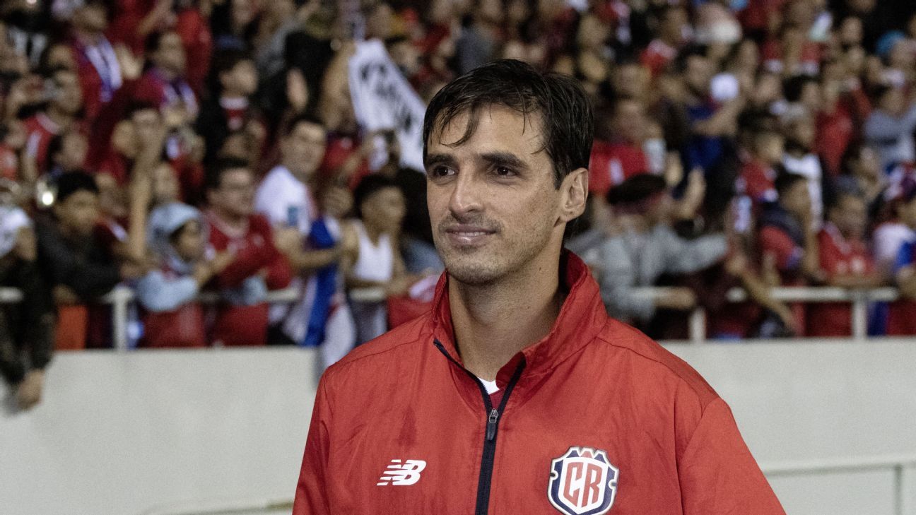 Bryan Ruiz, invitado en partido de Leyendas de Conmebol - ESPN