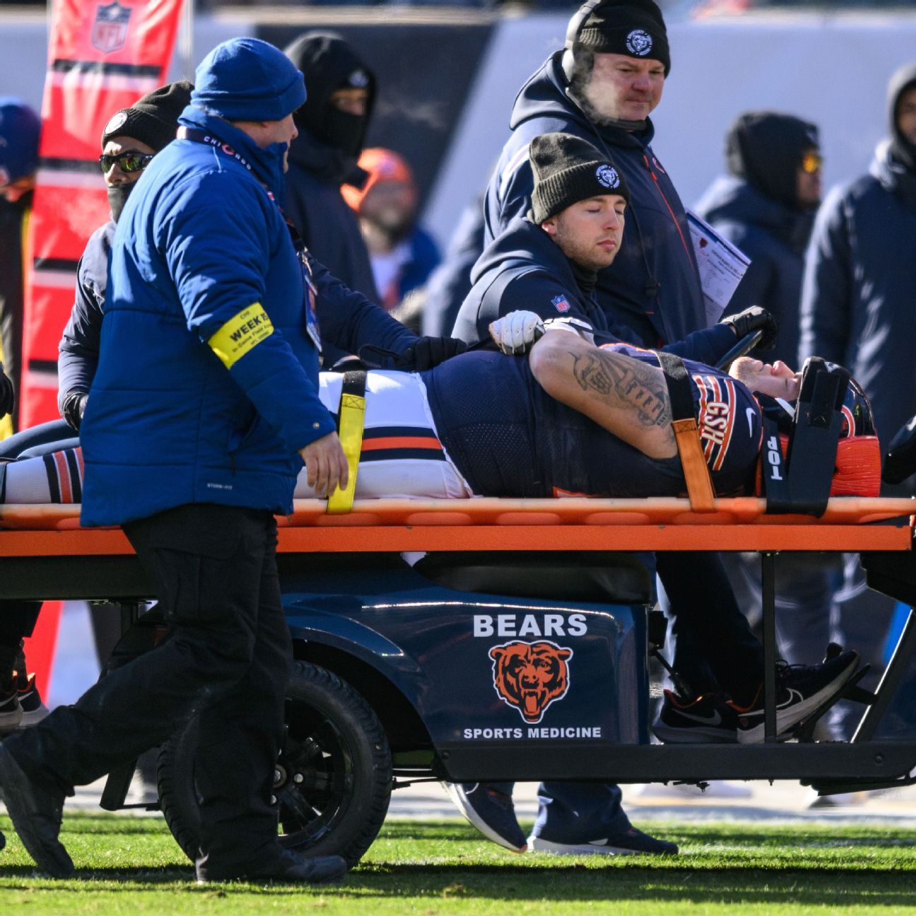 Bears' Teven Jenkins out of hospital after injuring neck in game - ESPN