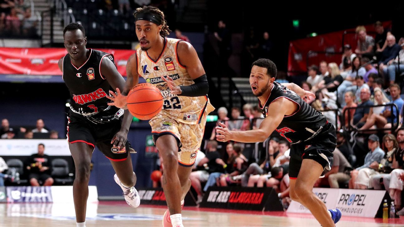 NBL Cairns Taipans hold on to beat Illawarra Hawks - ESPN