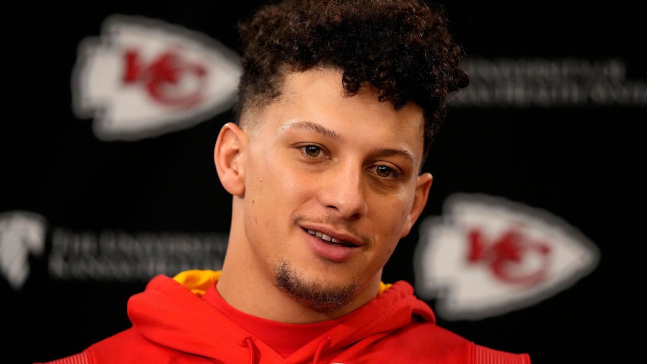 Patrick Mahomes dice que la primera práctica estuvo mejor de lo ...