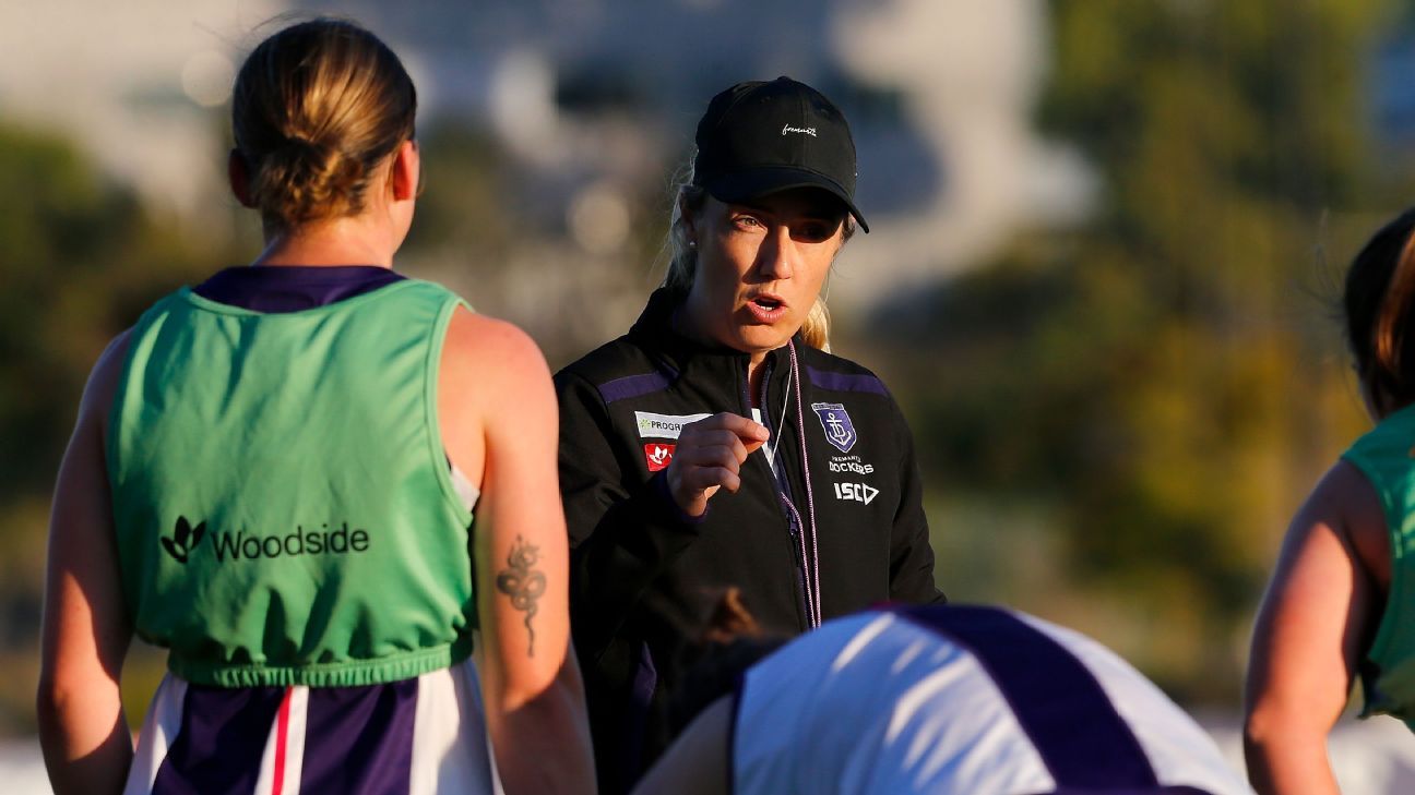 Fremantle appoint Lisa Webb as new AFLW coach - ESPN