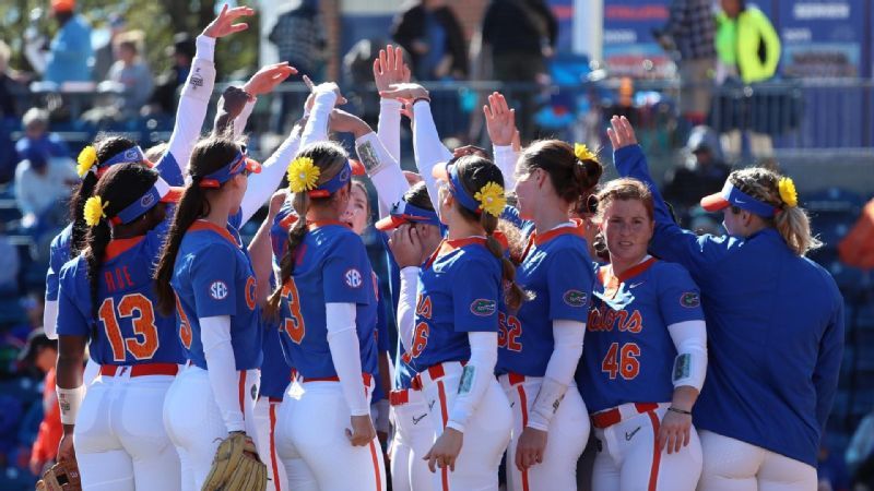 Roe walks it off for the No. 3 Gators to sweep the day