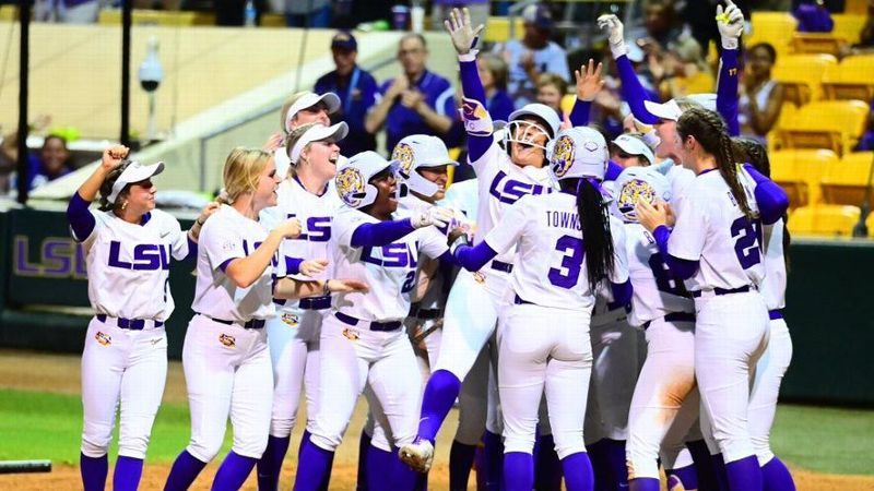 No. 14 LSU rolls over Texas A&M-Corpus Christi