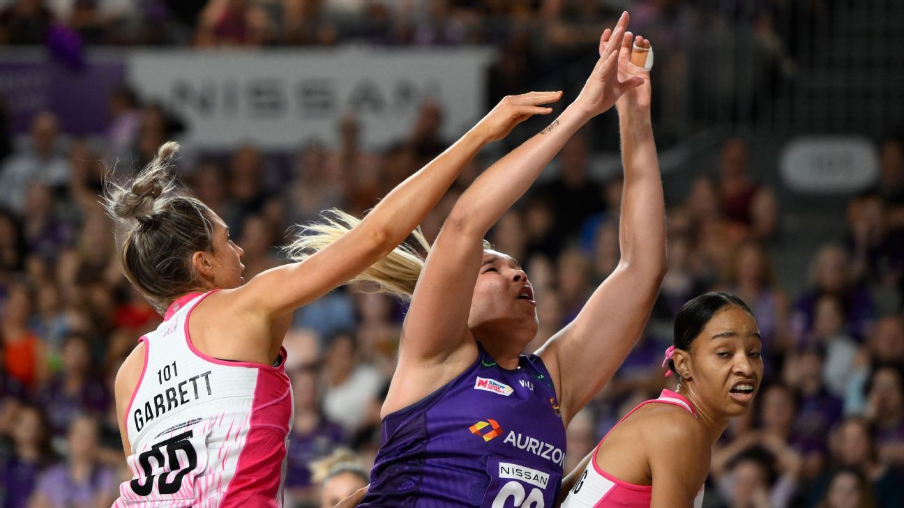 Thunderbirds mow down Firebirds in Super Netball
