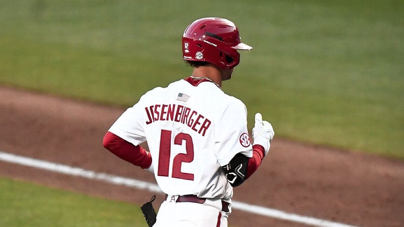 No. 6 Razorbacks claim run-rule win over Mavericks