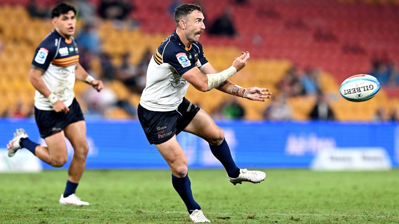 White, Slipper facing contract wait ahead of World Cup - ESPN