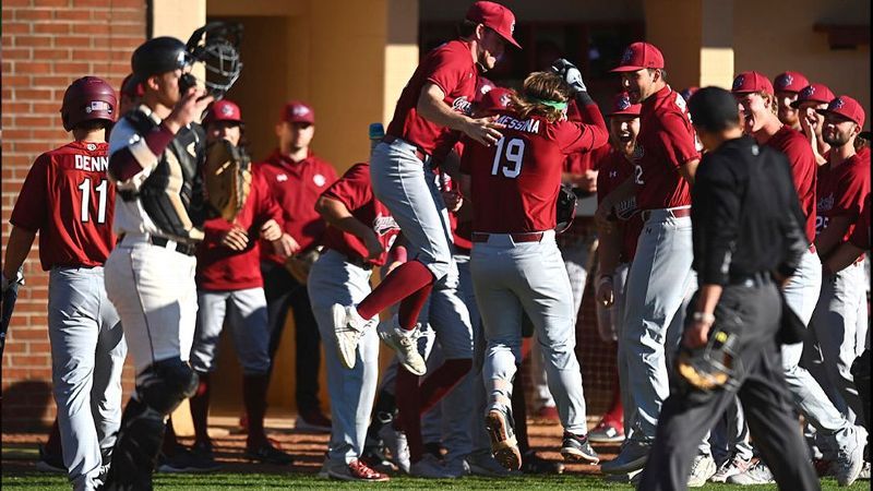 No. 3 Gamecocks pick up midweek win at Winthrop