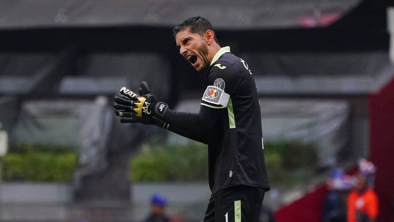 Jesús Corona cumplió 500 partidos como portero del Cruz Azul - ESPN
