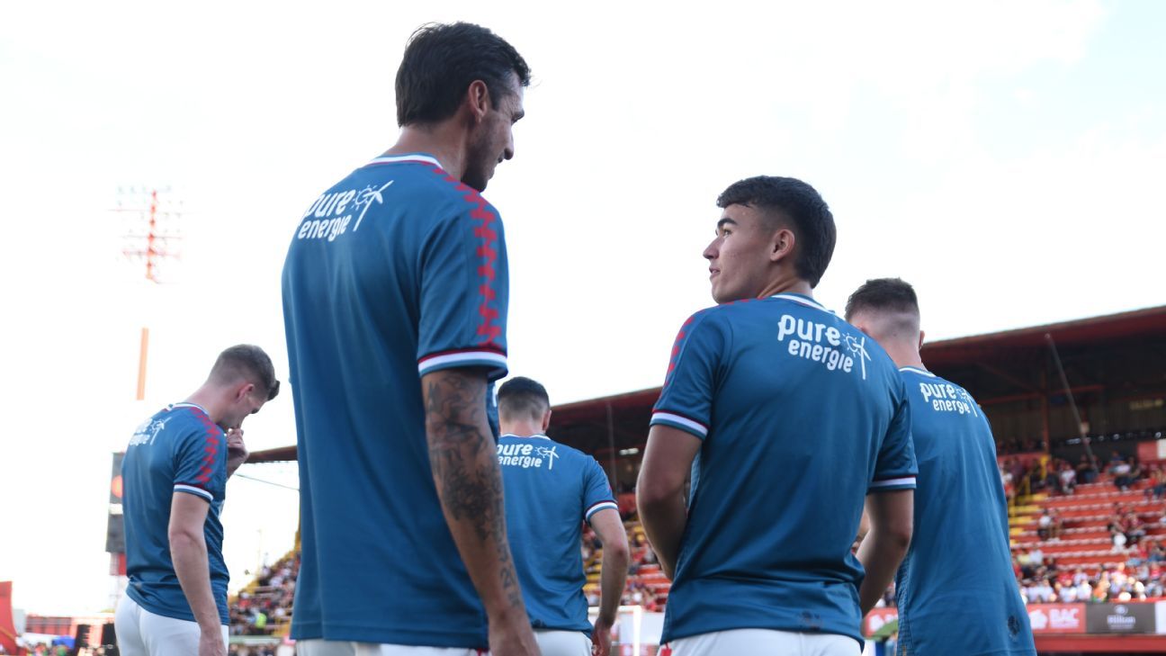 Leyenda del Twente reunirá a Manfred Ugalde y Bryan Ruiz para emotivo ...